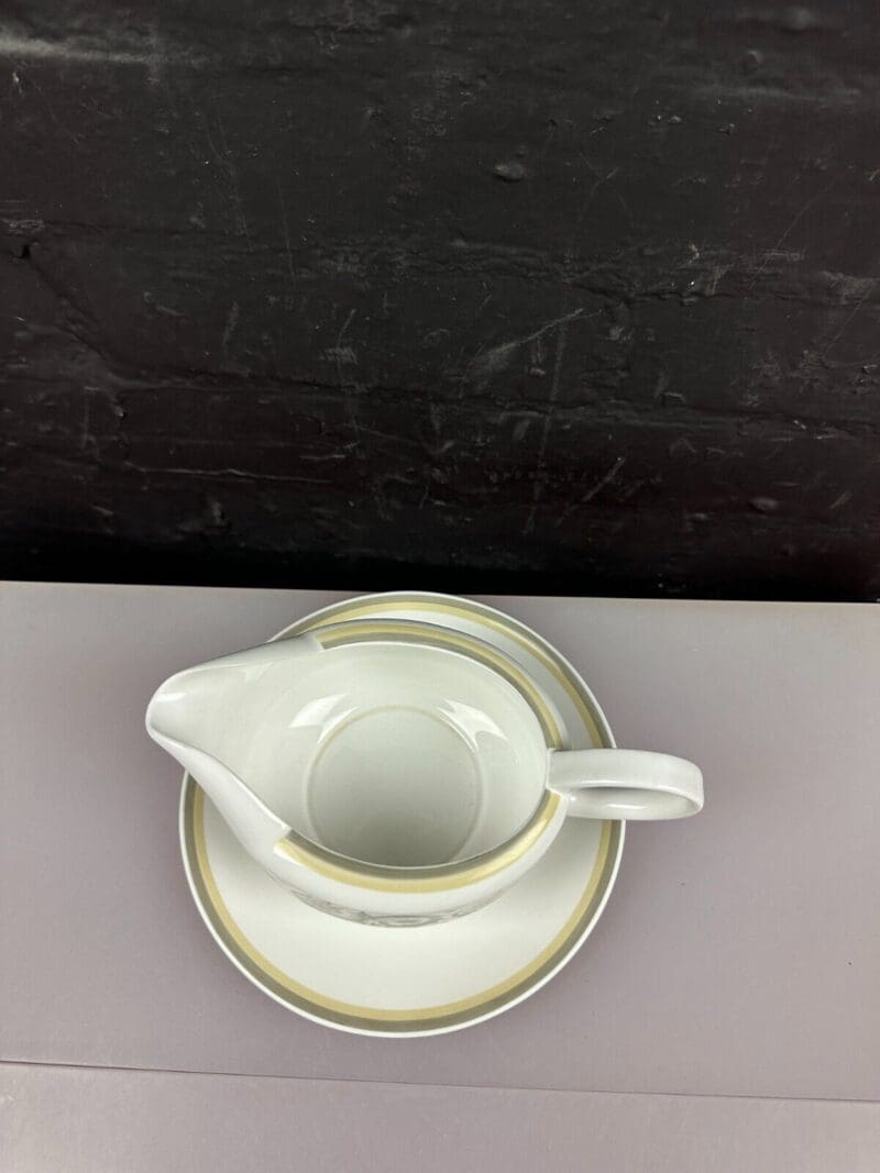 Wedgwood Susie Cooper Venetia Gravy Boat / Sauce Jug and Stand / Drip ...